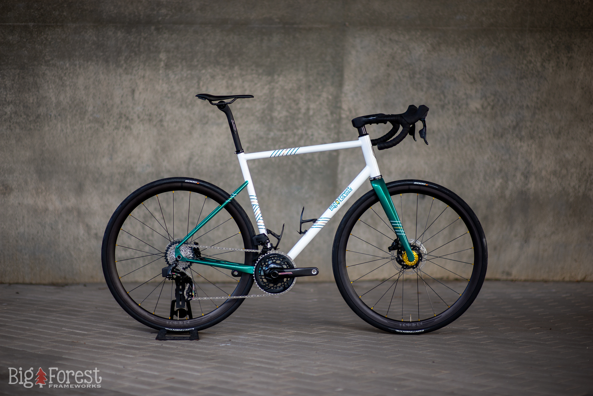 Building a Steel Road Bike Frame with Fully Integrated Cables - Big ...